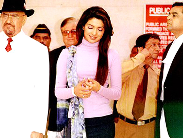 Aitraaz Cast List | Aitraaz Movie Star Cast | Release Date | Movie ...