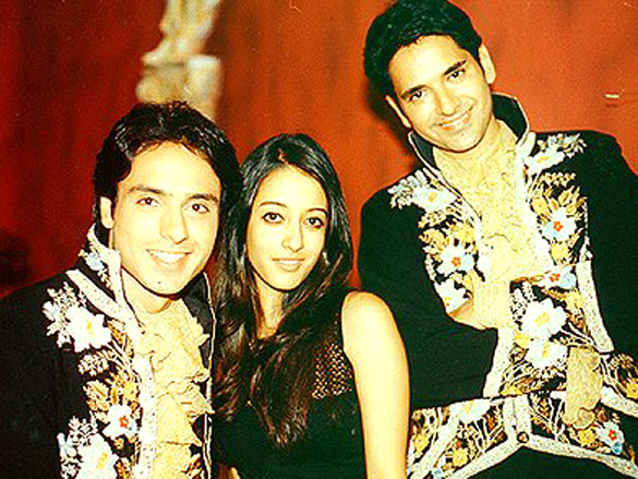 fun2ssh-5 | Fun2ssh 2003 On The Set - Bollywood Hungama