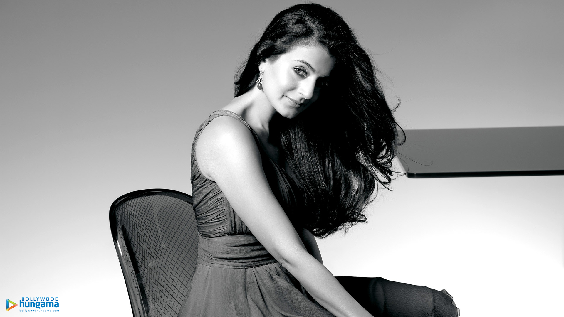 Ameesha Patel Wallpapers | ameesha-patel-11 - Bollywood Hungama