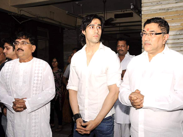 Sunil and Dharmesh Darshan’s dad’s prayer meet | Viveck Vaswani Images ...
