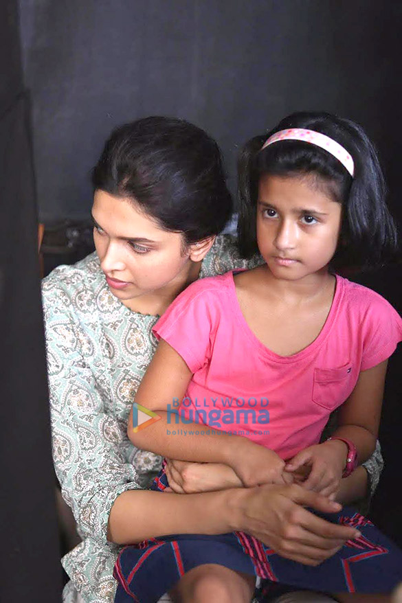 piku-17 | Piku 2015 On The Set - Bollywood Hungama