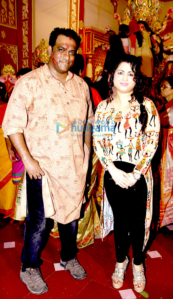 Misti Mukherjee participates in Sindur Khela celebrations | Anurag Basu ...