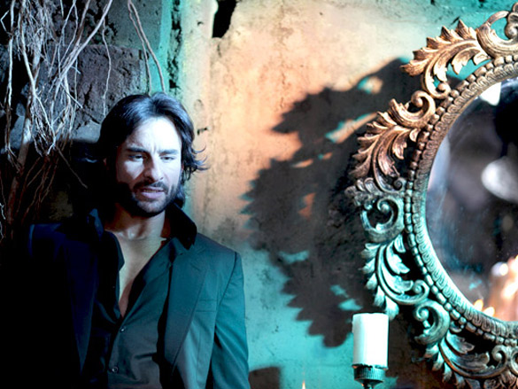 Kurbaan Review 4/5 | Kurbaan Movie Review | Kurbaan 2009 Public Review ...