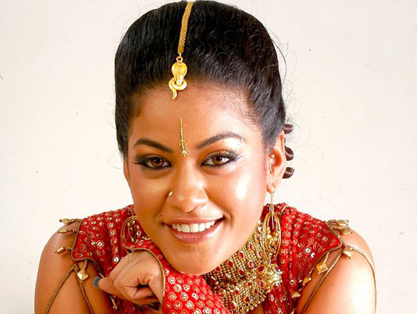 Mumait Khan Photos, Images, HD Wallpapers, Mumait Khan HD Images ...