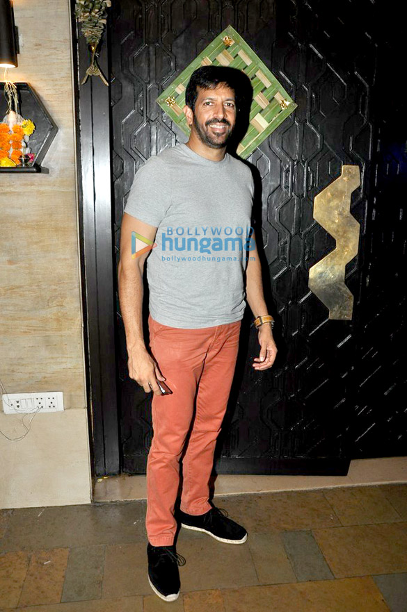 Ayesha Jhulka snapped with Mini Mathur | Sameer Vashi, Ayesha Jhulka ...