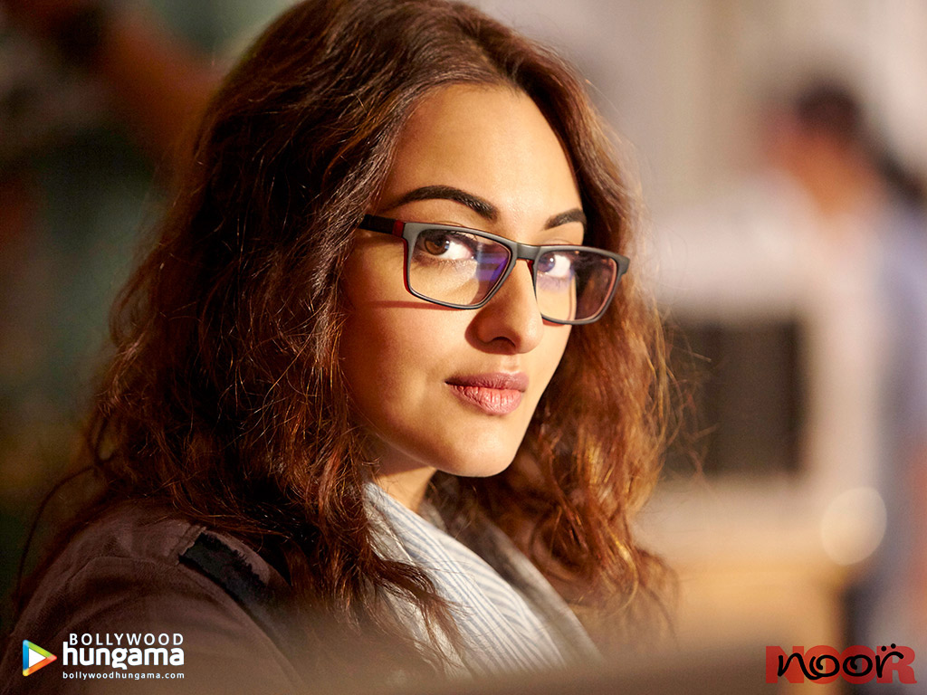 Noor 2017 Wallpapers | noor-10-3 - Bollywood Hungama