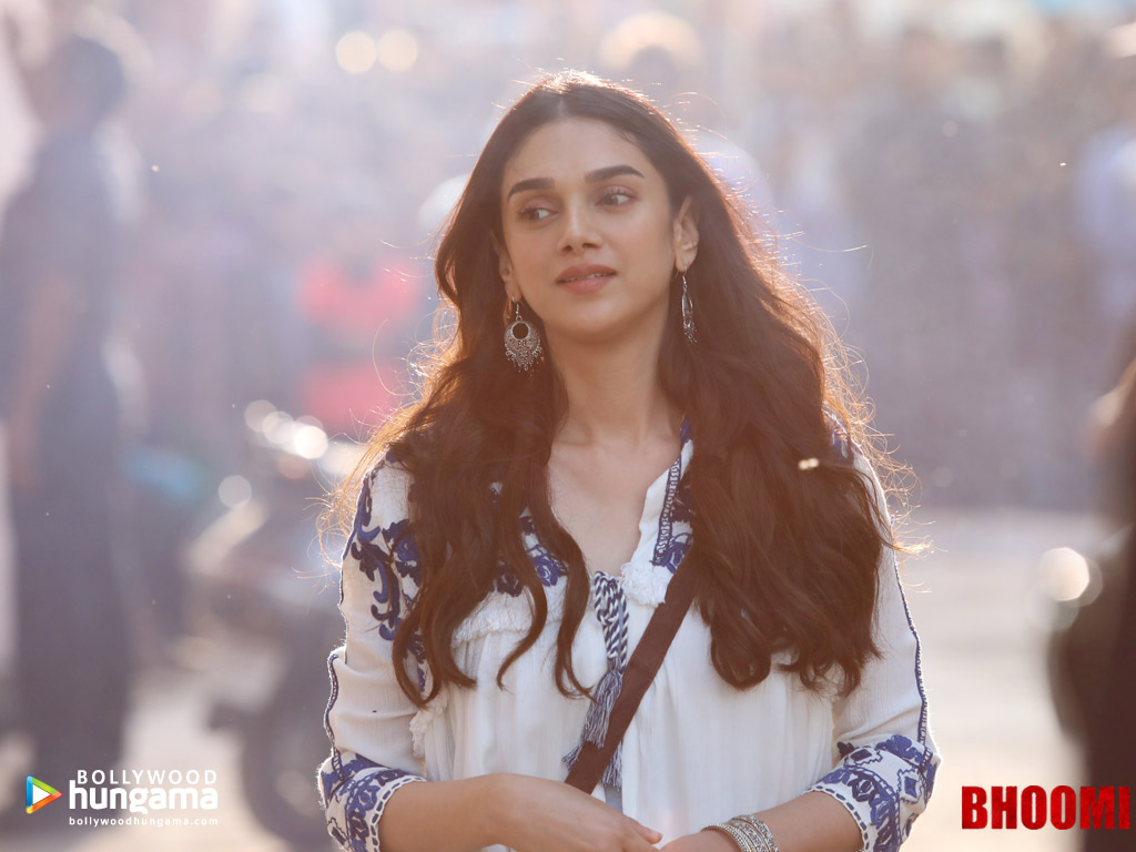 Bhoomi 2017 Wallpapers | Bhoomi 2017 HD Images | Photos bhoomi-3-6 ...