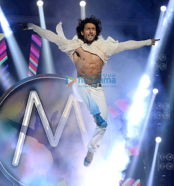 Tiger Shroff showcases his dance moves at the Michael Jackson tribute ...