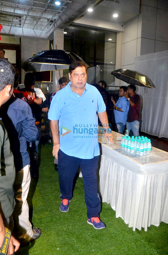 Shah Rukh Khan, Farah Khan, Divya Dutta and others at Kundan Shah’s ... Shah Rukh Khan, Farah Khan, Divya Dutta and others at Kundan Shah’s ...