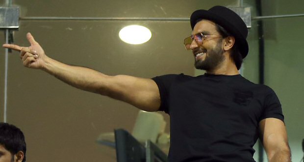 WATCH: Ranveer Singh and his father enjoy the insane IPL 2018 qualifier ...