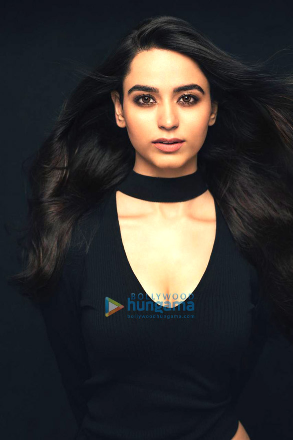 Soundarya Sharma Photos, Images, HD Wallpapers, Soundarya Sharma HD ...