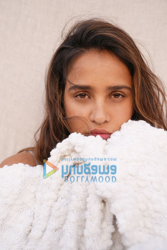 Aisha Sharma Photos, Images, HD Wallpapers, Aisha Sharma HD Images ...