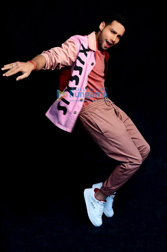 Siddhant Chaturvedi Photos, Images, HD Wallpapers, Siddhant Chaturvedi ...