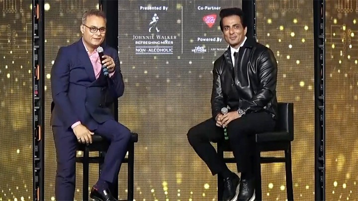 Sonu Sood in conversation with Neeraj Roy at IAA Leadership Awards 2022 ...